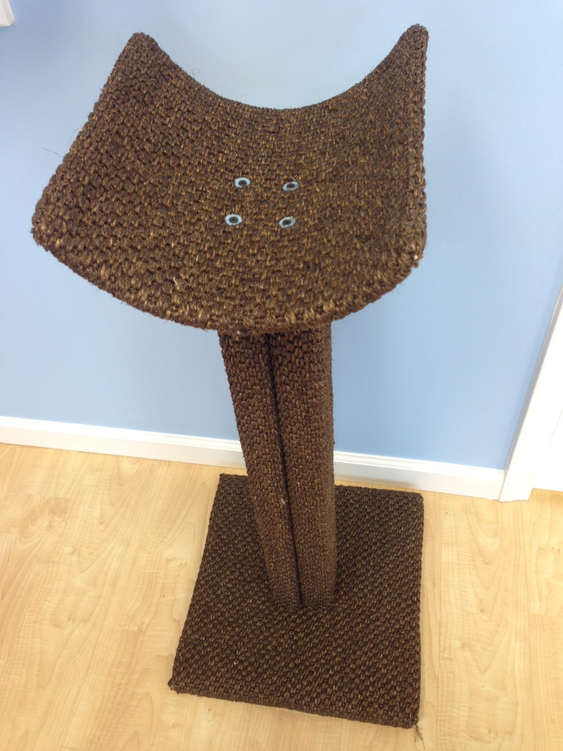 Scratching Post with Scooped Bed - Fundamentally Feline