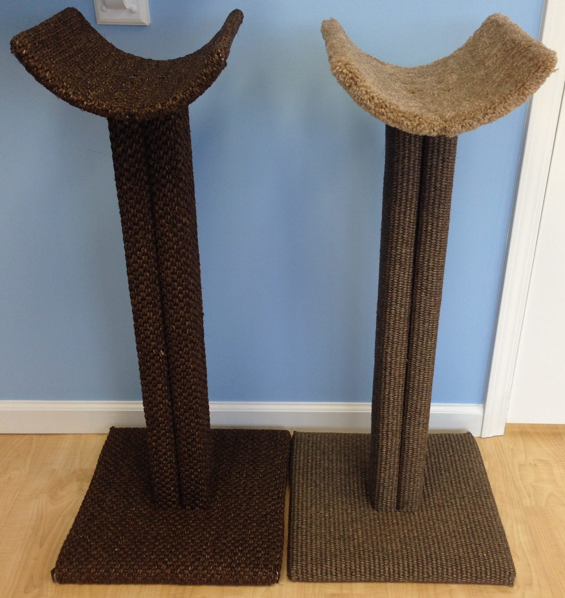 Scratching Post with Scooped Bed - Fundamentally Feline